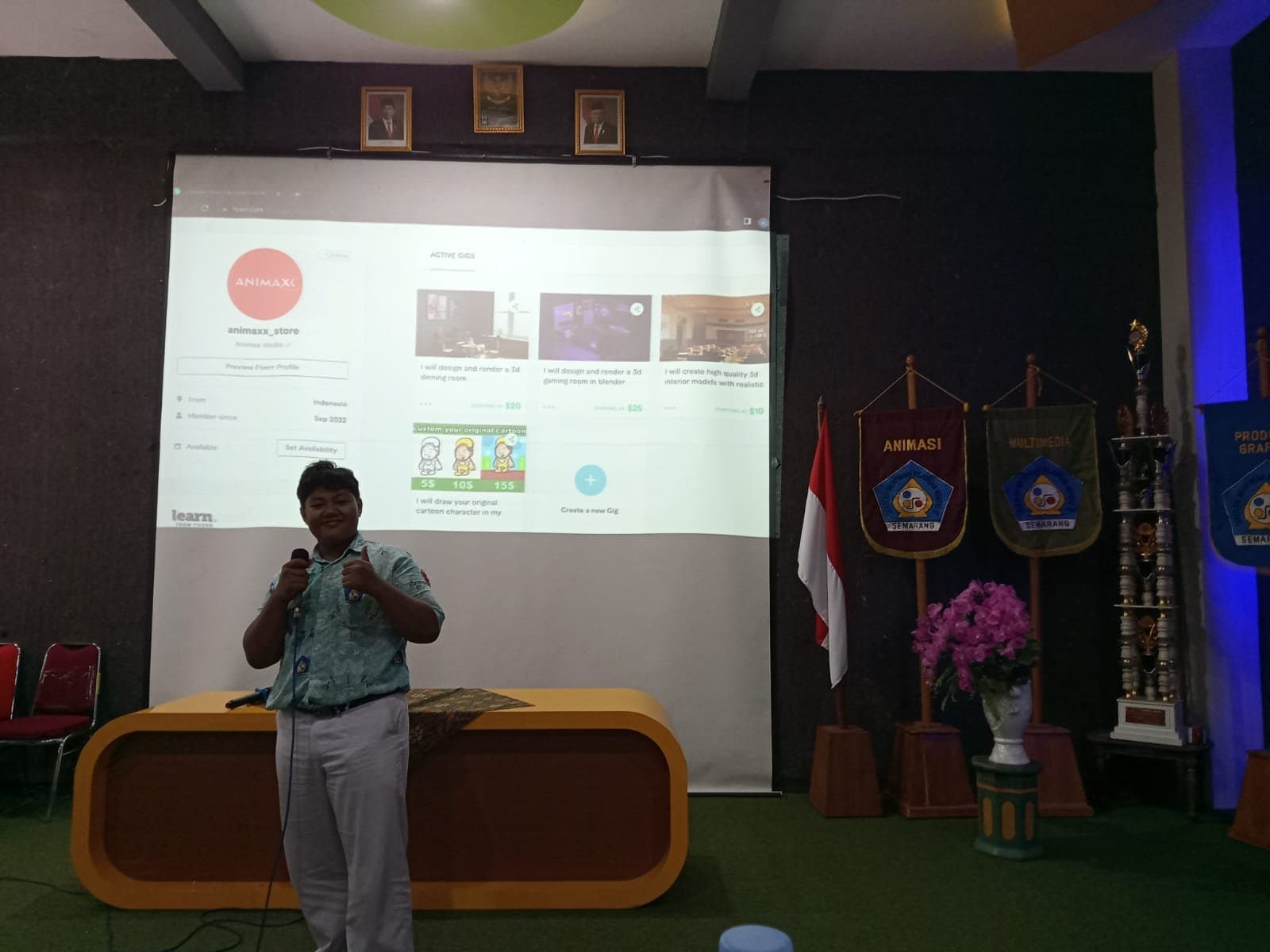 Presentasi Project Riil untuk Penilaian Tengah Semester - Diyarko.Com
